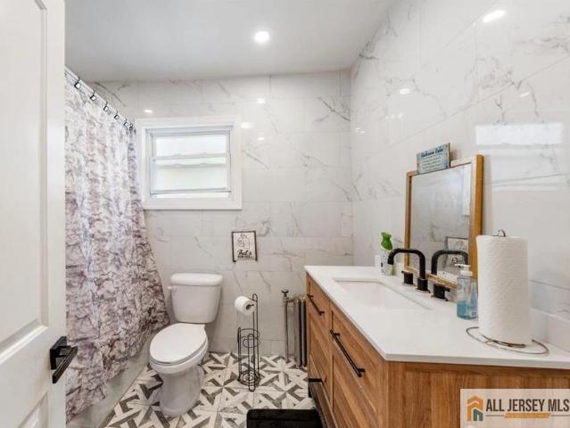 28 Oak Ln, Trenton, NJ 08618 | MLS #2662 M