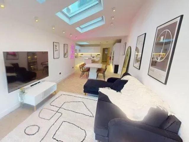 28 Oak Tree Lane, Stirchley, B29 6HX, United Kingdom | 8 bed house for rent #124763547 | Rentberry
