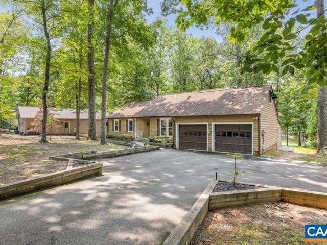28 Out of Bounds Rd, Palmyra, VA 22963