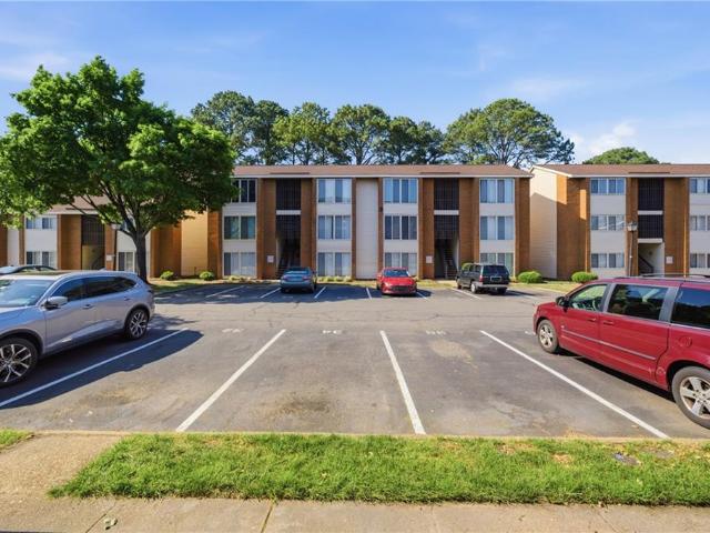 28 Pacific DR # 2