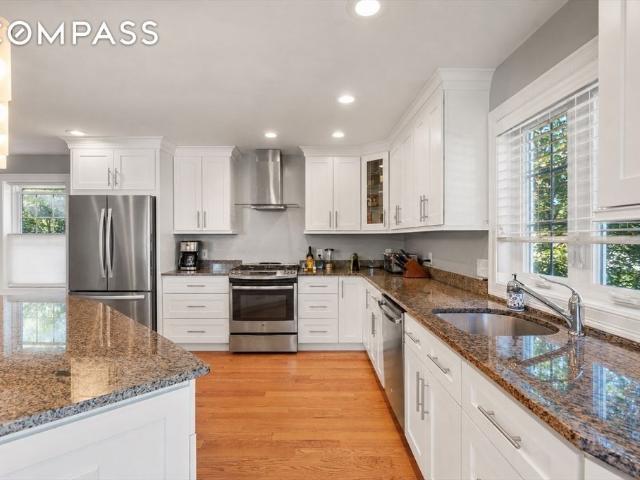 28 Park Ave, Medford, MA