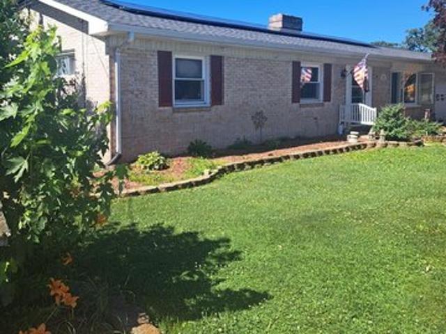 28 Park Dr, Fawn Grove, PA 17321