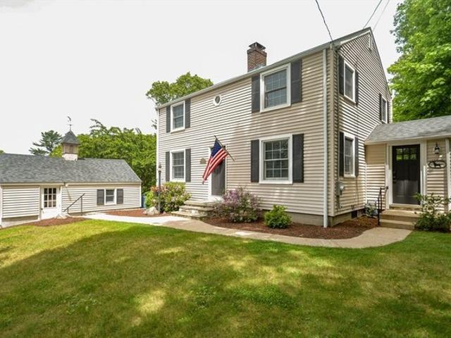 28 Park St, Wrentham, MA 02093