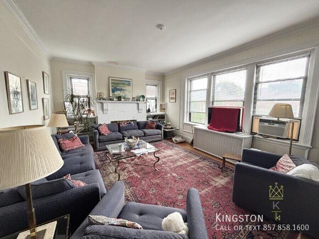 28 Park St #3, Brookline, MA 02446, 3 beds, 2 full baths