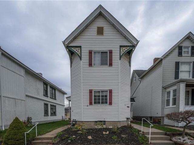 28 Penn Ave, Irwin, PA 15642