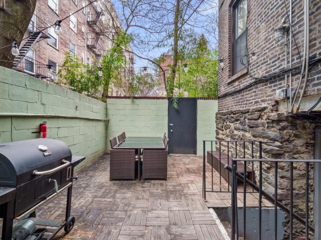 28 Perry Street, New York, NY
