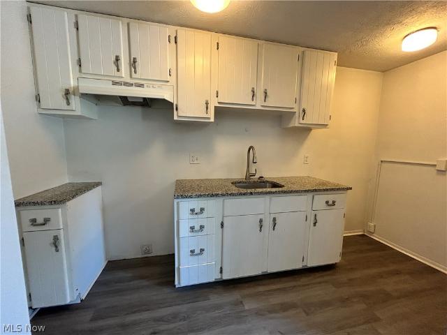 28 Pioneer Drive 1