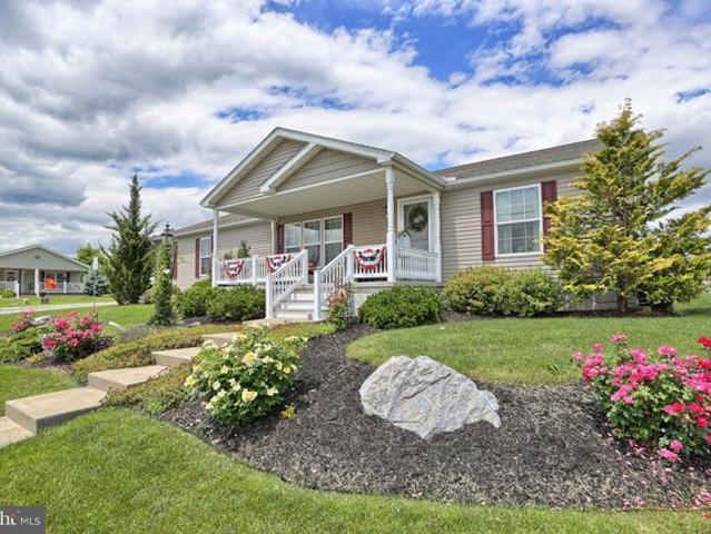 28 Quartz Ln, Annville, PA 17003