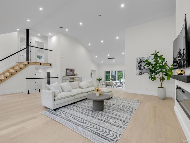 28 Red Brook Road