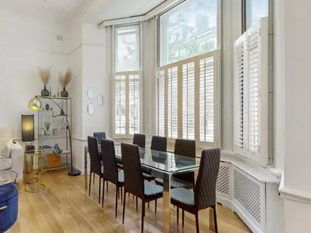 28 Redcliffe Mews, London, SW10 9JT, United Kingdom | 3 bed apartment for rent #106461645 | Rentberry