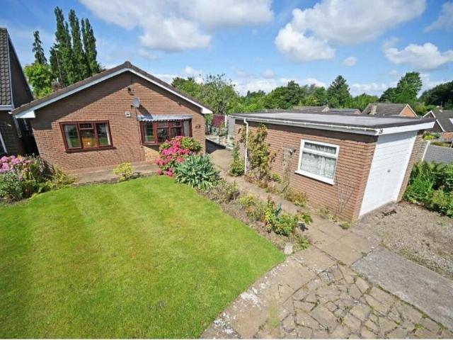 28 Richmond Avenue, Wolverhampton 2 bed detached bungalow to rent £1,095 pcm £253 pw