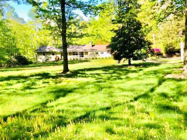 28 Richmond Hill Rd, Weston, CT 06883