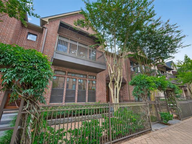 28 Riva Row, Spring, TX 77380 | MLS #32356 | Compass