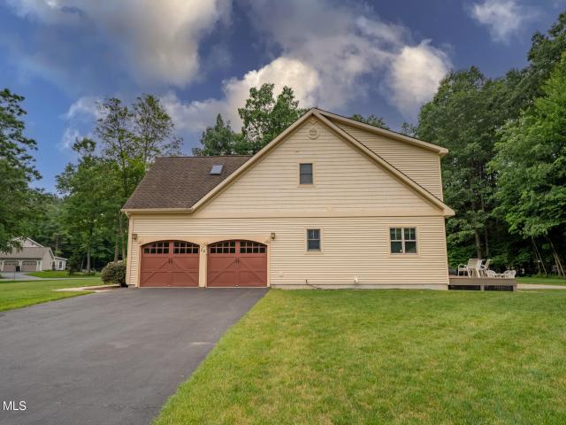 28 River Crest Road