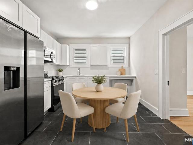 28 Riverside Place # 1