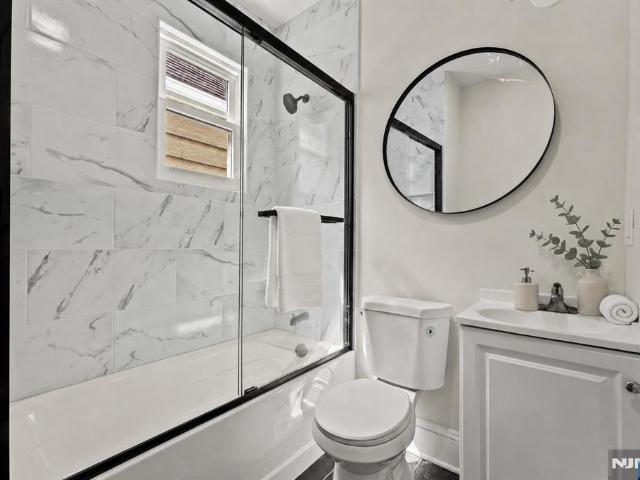 28 Riverside Place # 2