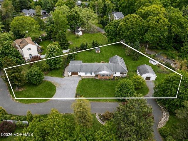 28 Riverview Dr, Tinton Falls, NJ 07724