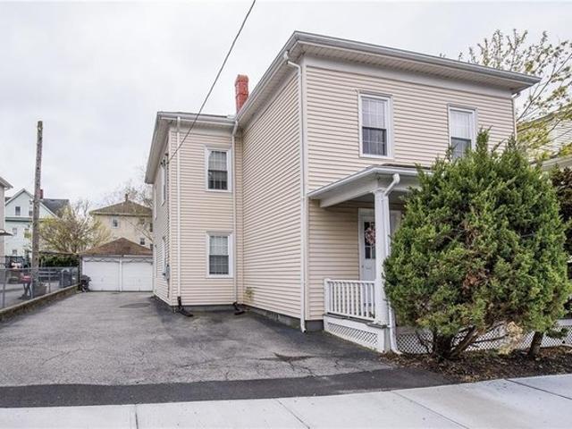 28 Roma St, Bristol, RI 02809