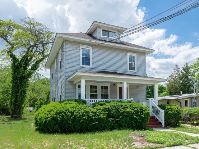 28 Roosevelt Ave