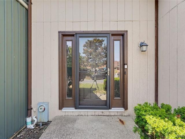 28 Robin Road