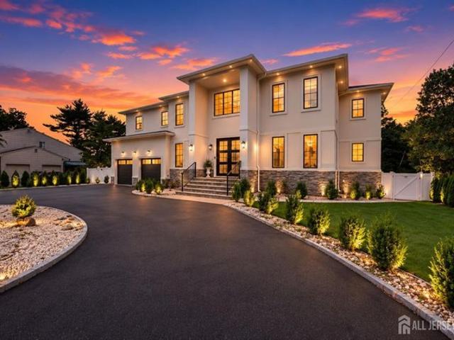 28 Ross Hall Blvd, Piscataway, NJ 08854