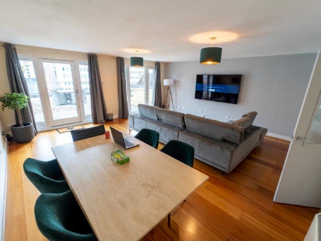 28 Royal Arch Apartments, The MAILBOX, 3 BEDROOM DUPLEX APARTMENT