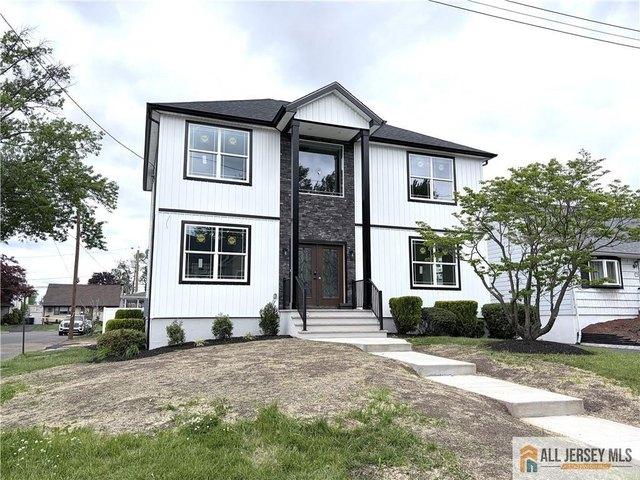 28 S McKinley Ave, Iselin, NJ 08830