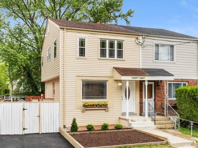 28 S Floyd St, Alexandria, VA 22304