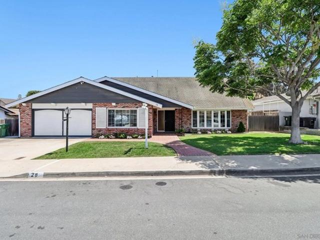 28 Sandalwood Dr, Chula Vista, CA 91910