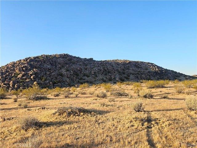 28 Saddle Rock Way, Lucerne Valley, CA 92356