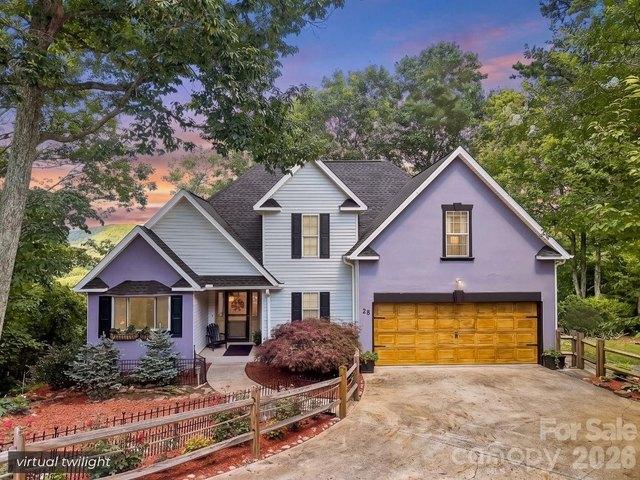 28 Secretariat Dr, Hendersonville, NC 28792
