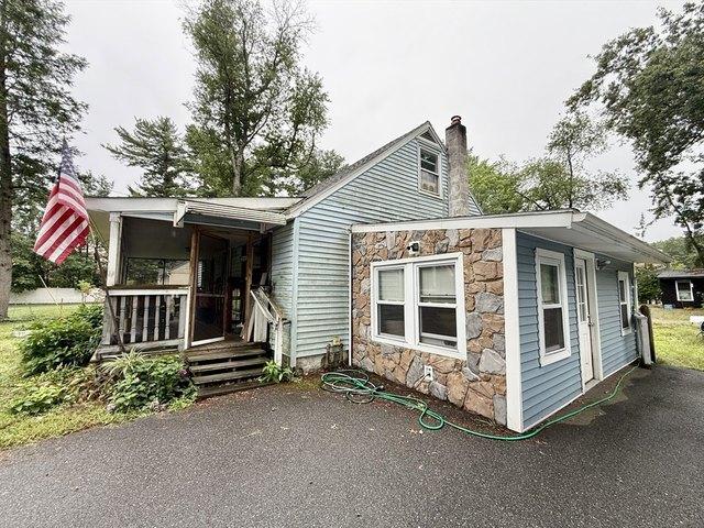 28 Skipper Ln, Westfield, MA 01085