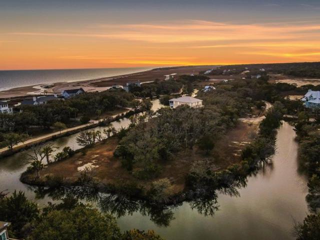 28 Sharks Tooth Cir, Edisto Island, SC 29438