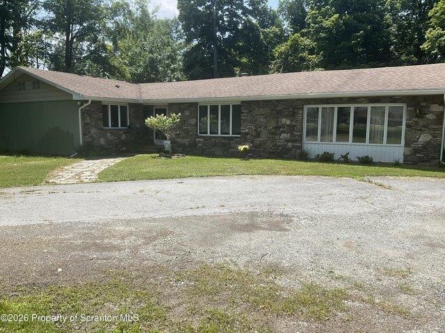 28 Southside Ln, Scott Township, PA 18414