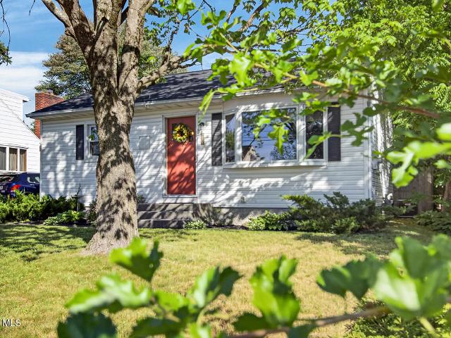 28 Smith Avenue