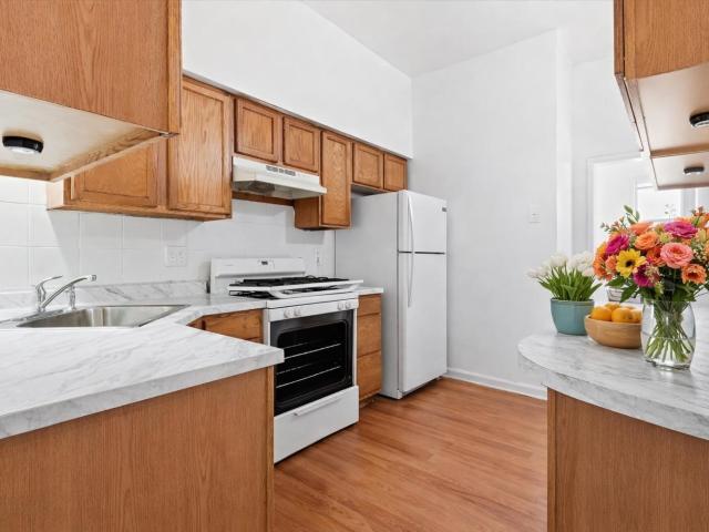 28 Spruce St # 1L