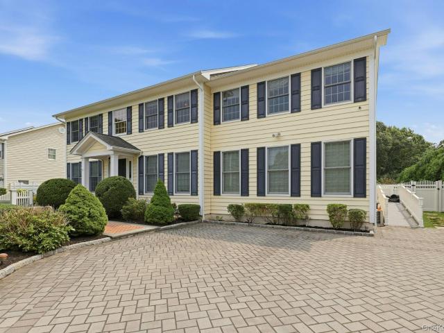 28 Spruce Street
