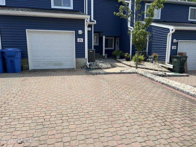 28 Spring Ct, Tinton Falls, NJ 07724