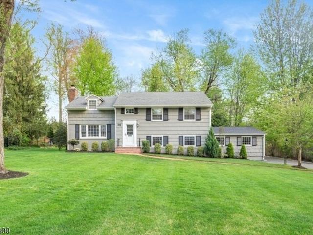 28 Spring Ridge Dr, Berkeley Heights Twp, NJ 07922