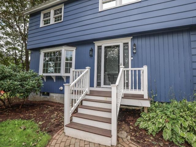 28 Swan Avenue
