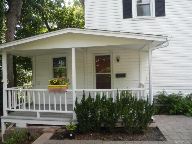 28 Strawtown Road