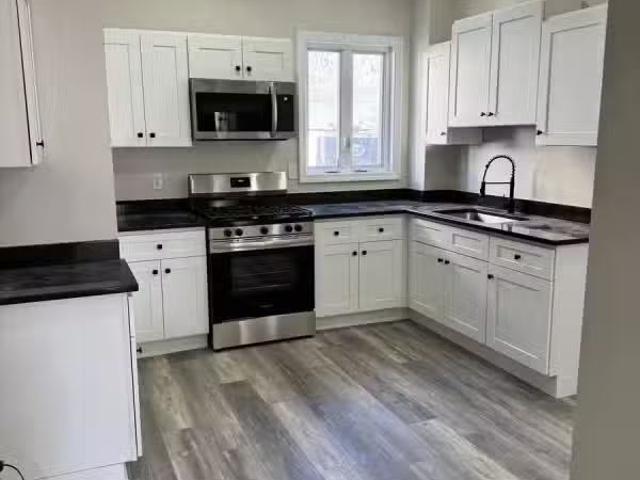 28 Sunnyside Avenue, Putnam, CT 06260