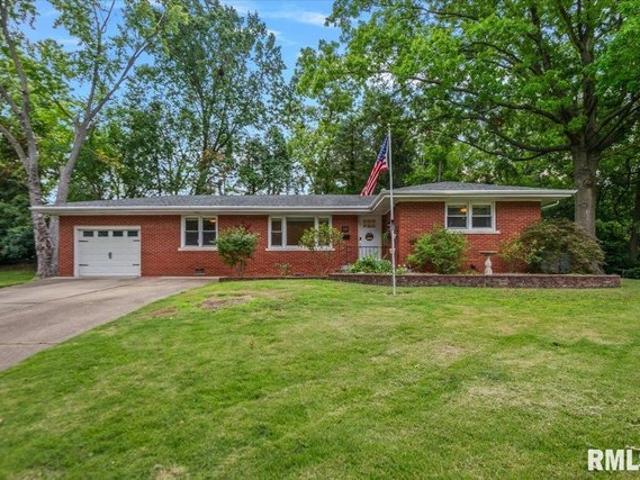 28 Sunnyside Dr, Springfield, IL 62702