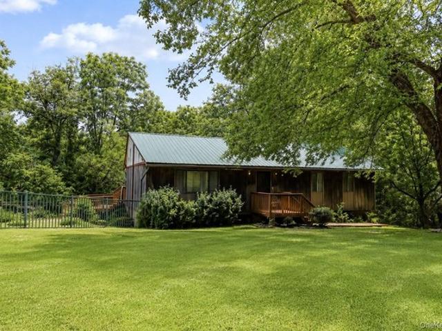 28 Sunrise Ter, Bloomingburg, NY 12721