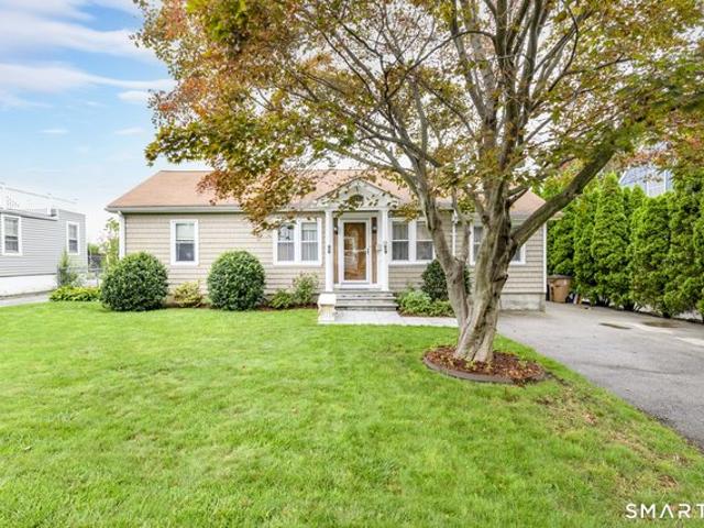 28 Sutton Dr W, Stamford, CT 06906