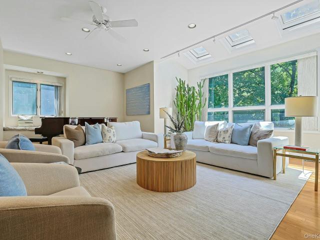 28 Sycamore Lane