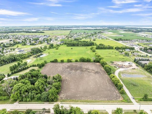 28th St, Spirit Lake, IA 51360
