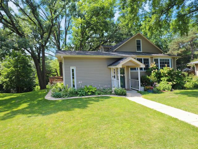 28W719 Barnes Avenue