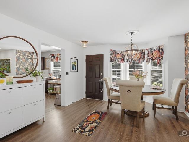 2904 Bartlett Court # 102