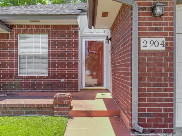 2904 Canyon Oaks Court